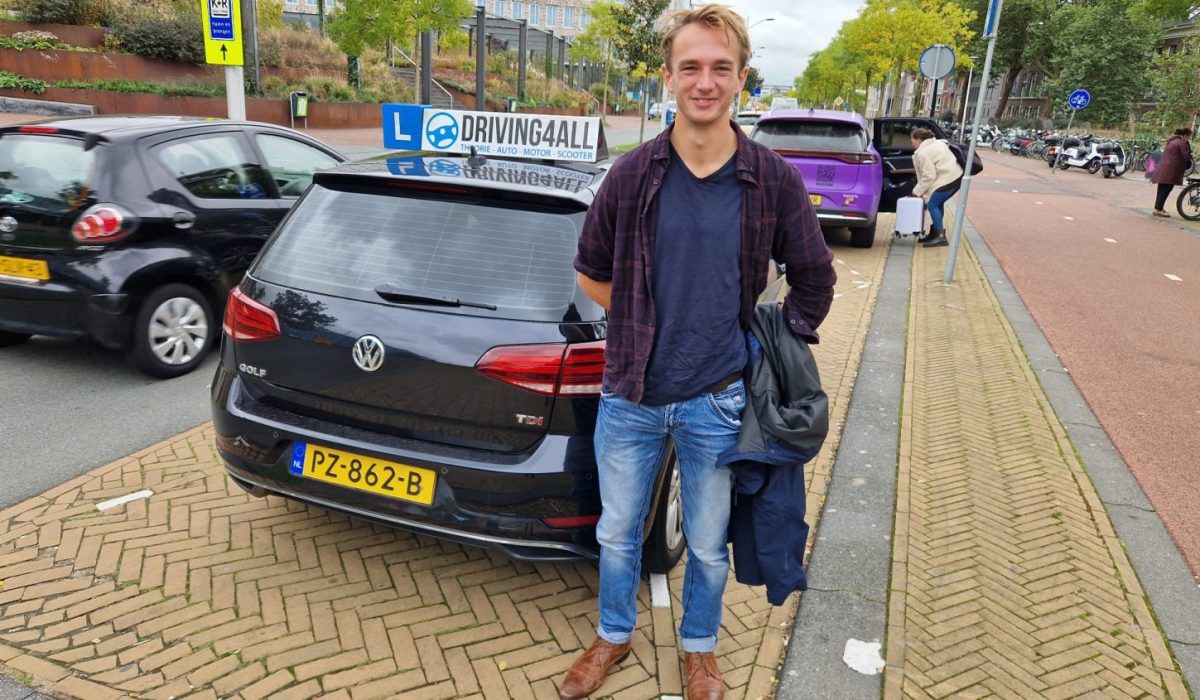 Rijschool Rijswijk Driving4all AUTO, MOTOR EN AUTOMAAT Rijles